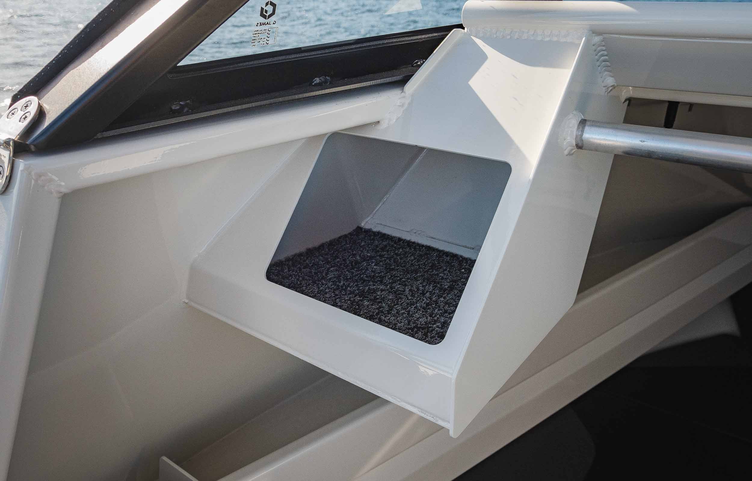 575C Versatile Cuddy Cabin Fishing Boat | Bar Crusher