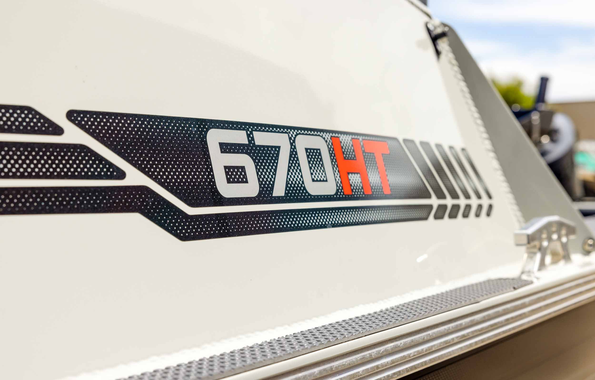 670HT Shelf Raider - Hard Top Fishing Boat | Bar Crusher Boats